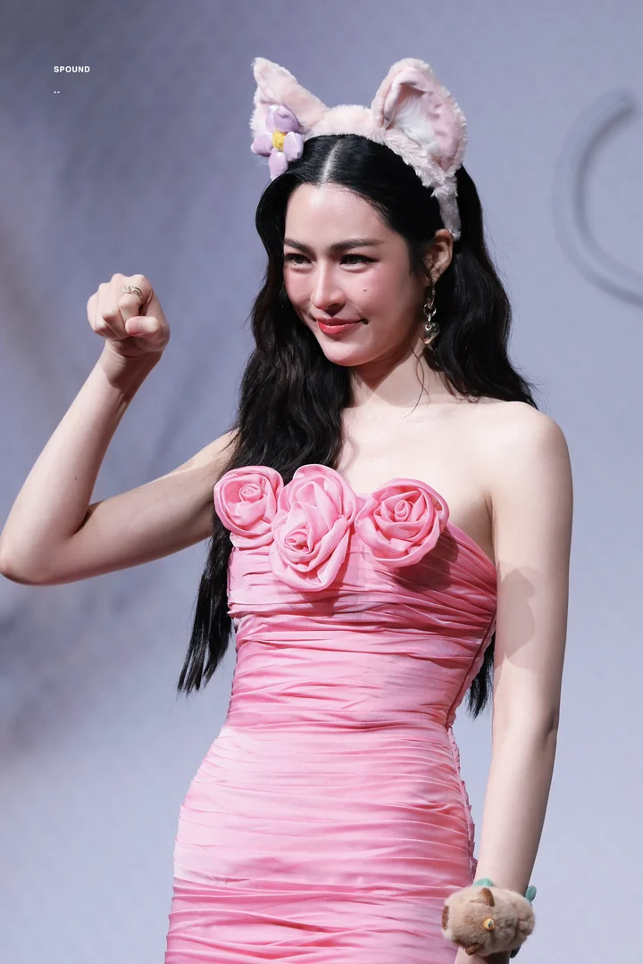 The Story of Us Photobook Fansign - LingOrm Pics